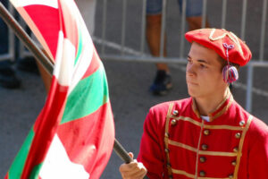 4 Popular Basque Symbols & Their Meanings - Discover Donosti